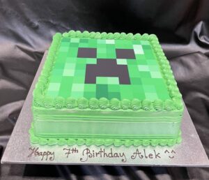 Green Buttercream with Minecraft Creeper Edible Image – Heidelberg Cakes
