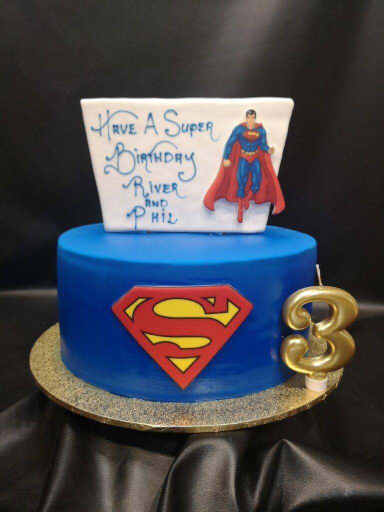 Children Boys Cakes 41 – Superman (candle not included) – Heidelberg Cakes